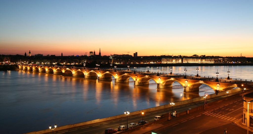 Talence : inauguration de Bordeaux Sciences Économiques - Échos ...